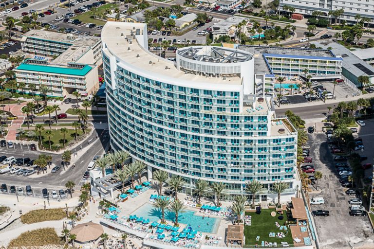 Vista Galleries and the Opal Sands Hotel in Clearwater Beach